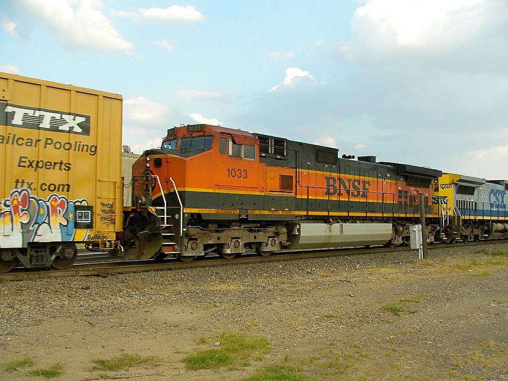 BNSF 1033